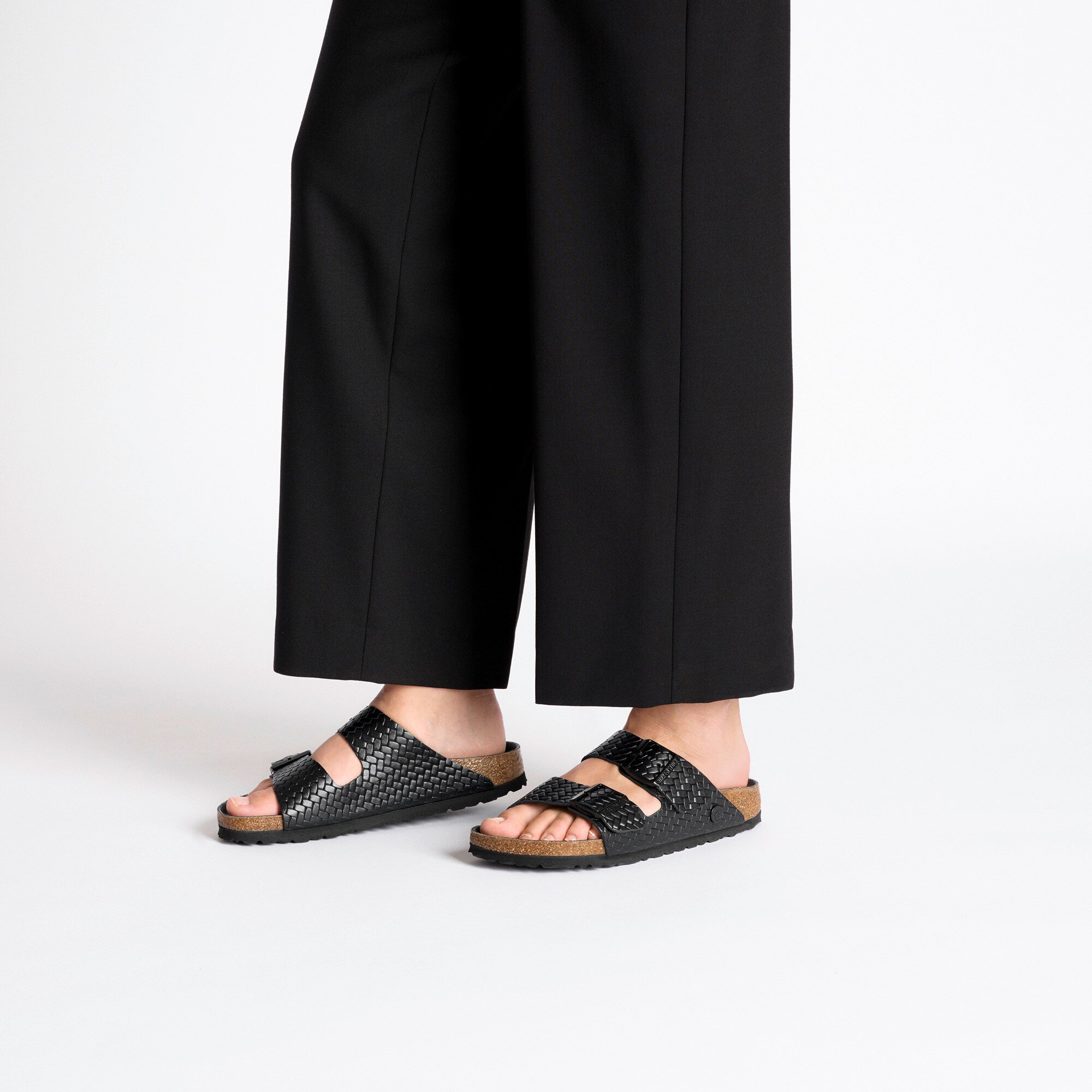 Arizona Rivet Logo Natural Leather Woven Embossed Black | BIRKENSTOCK