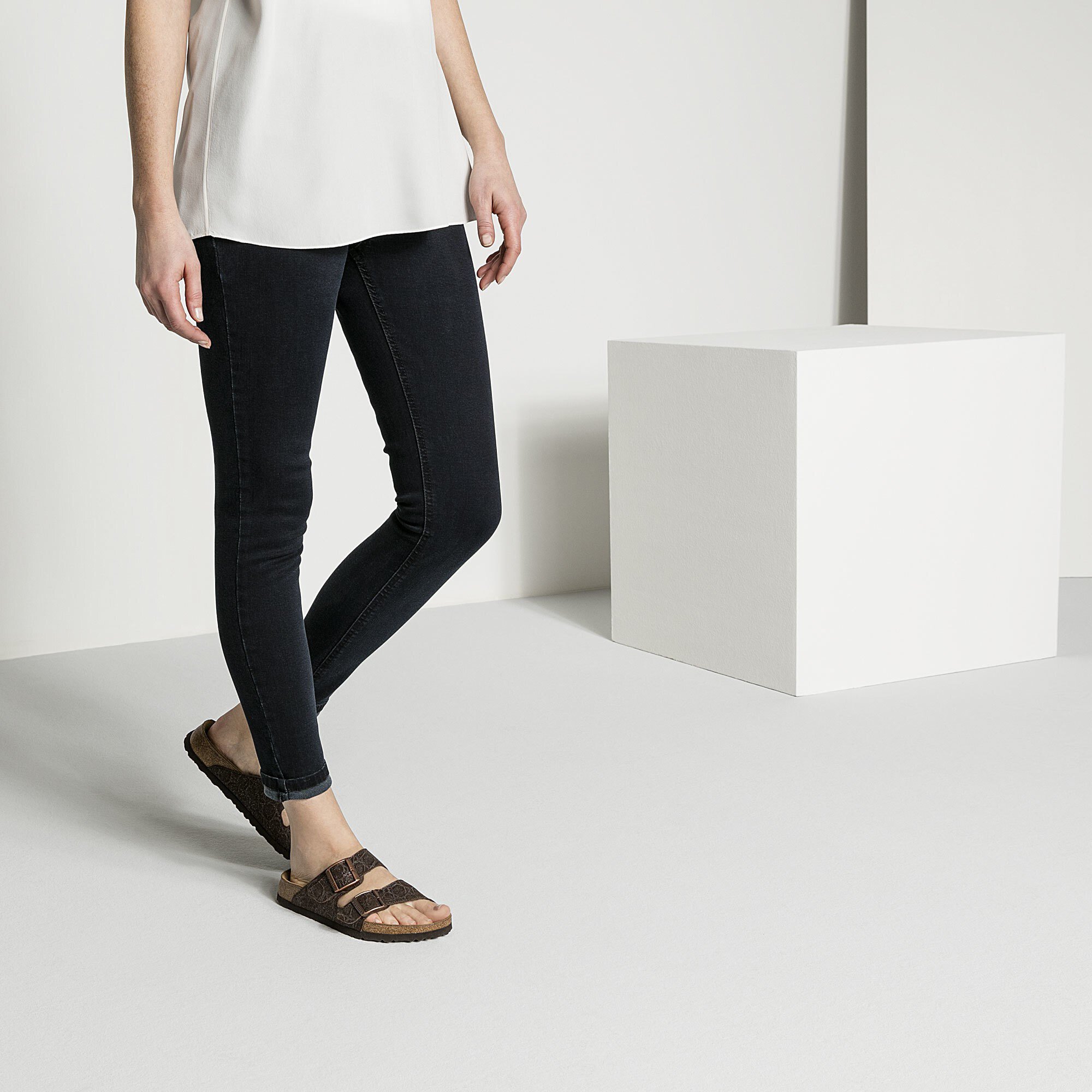 Arizona / アリゾナ エンボス レザー グレイス ブラウン | BIRKENSTOCK